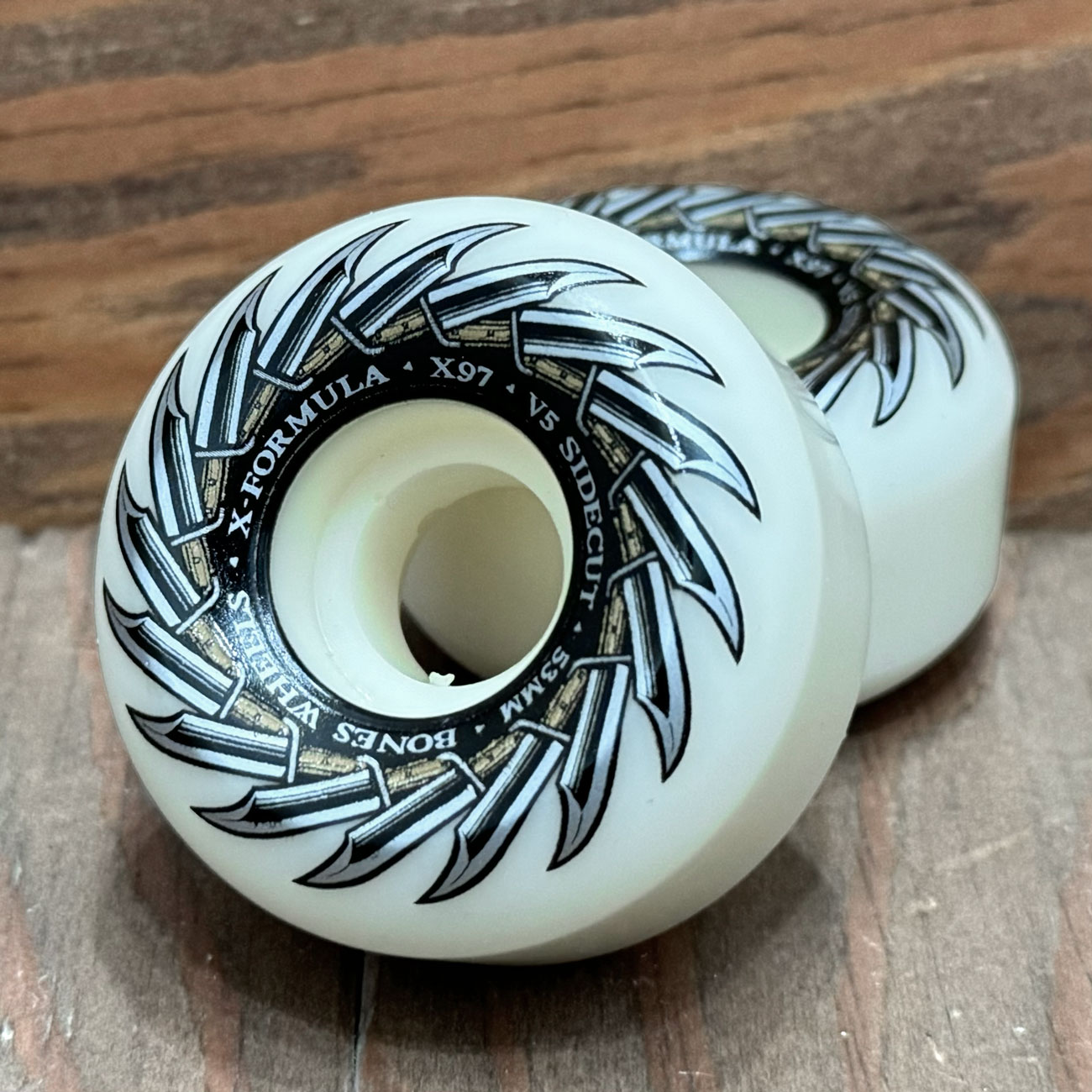 【スクエア】 BONES KNIFE FIGHT X-FORMULA V5 SIDECUT 97A 53mm | HIGHSOX ...